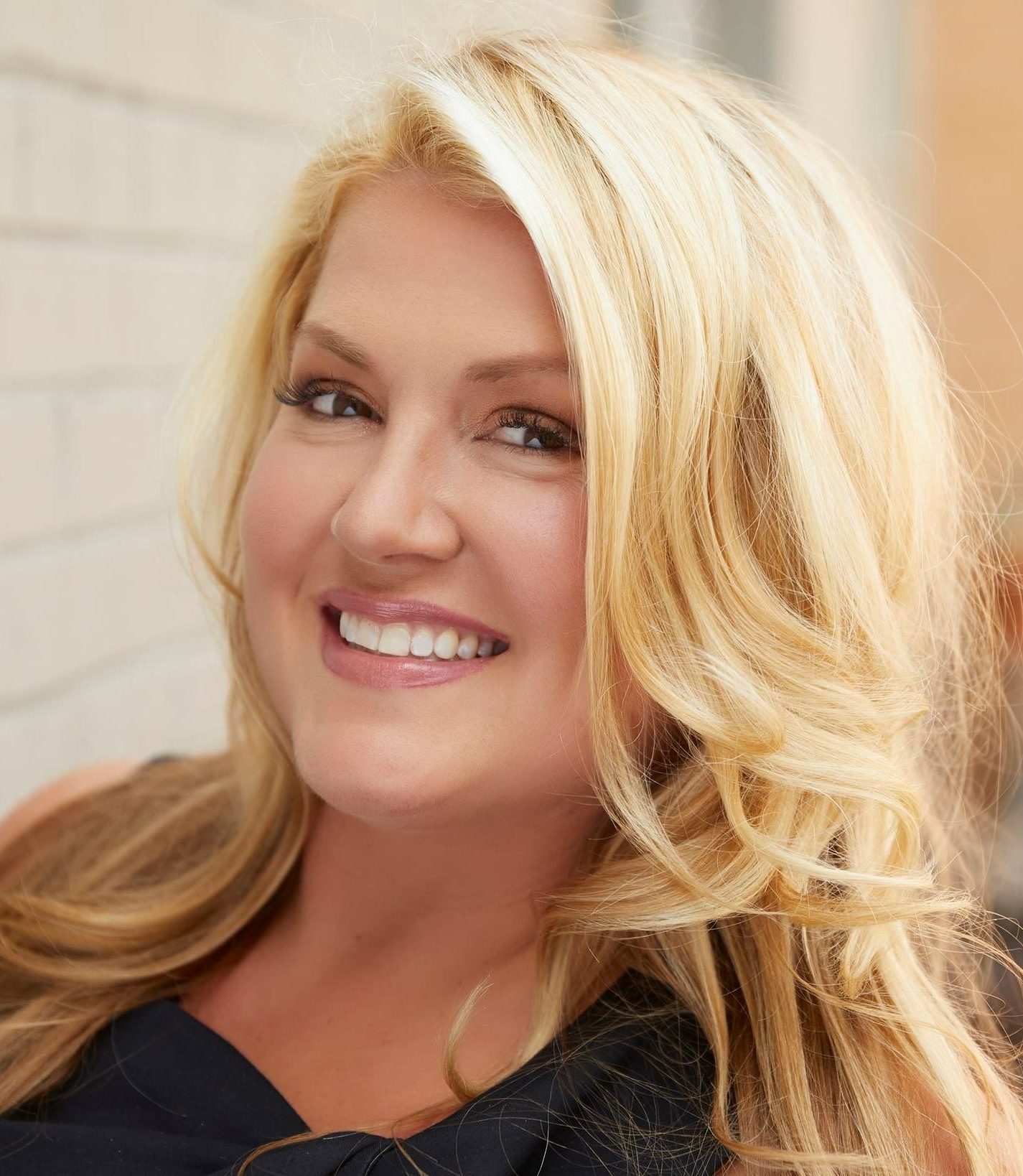 Meet Leslie Gail Marical of Leslie Gail of Briggs Freeman Sothebys ...