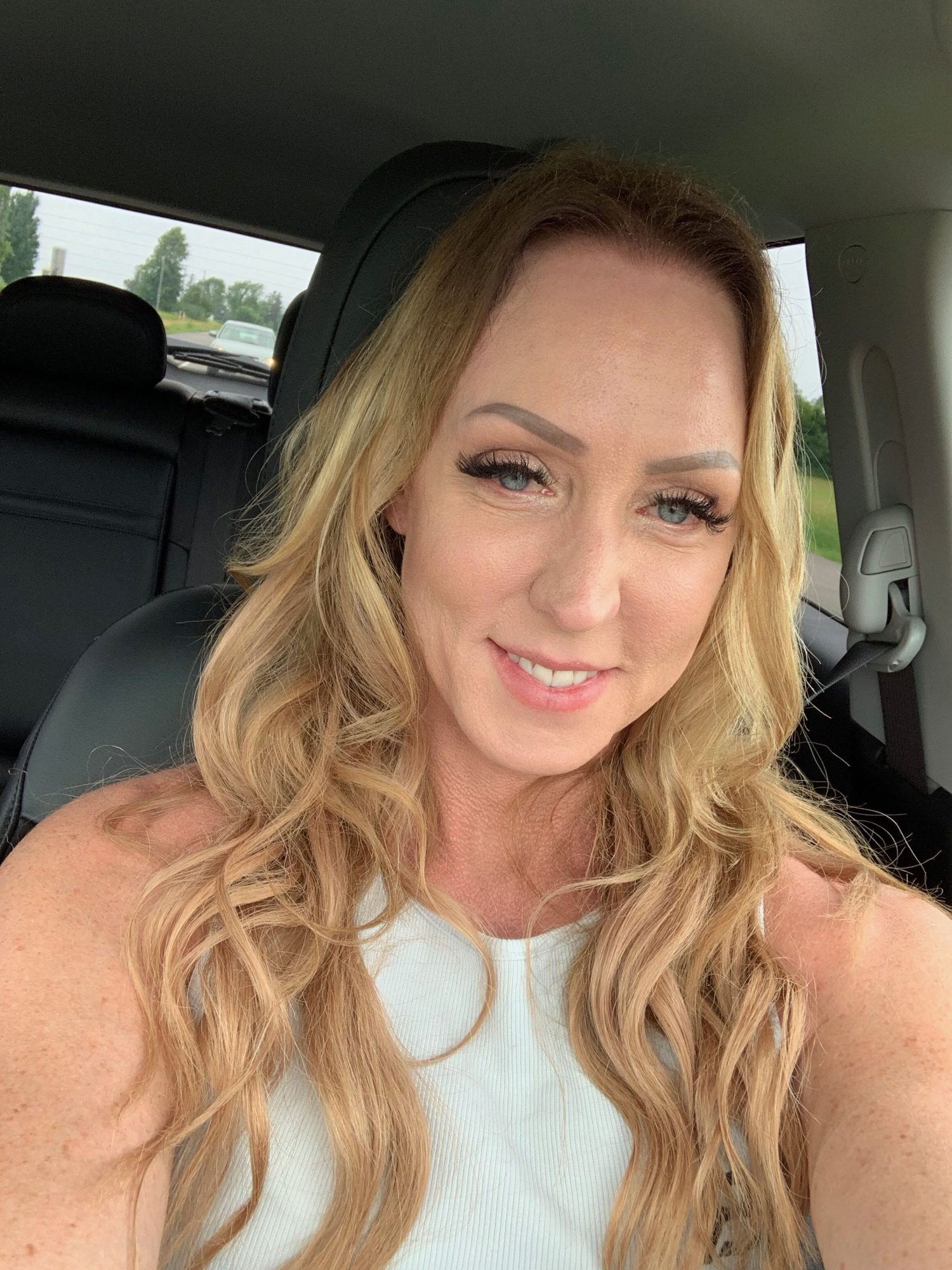 Life and Work with Julie Applegate - Voyage Dallas Magazine | Dallas City Guide