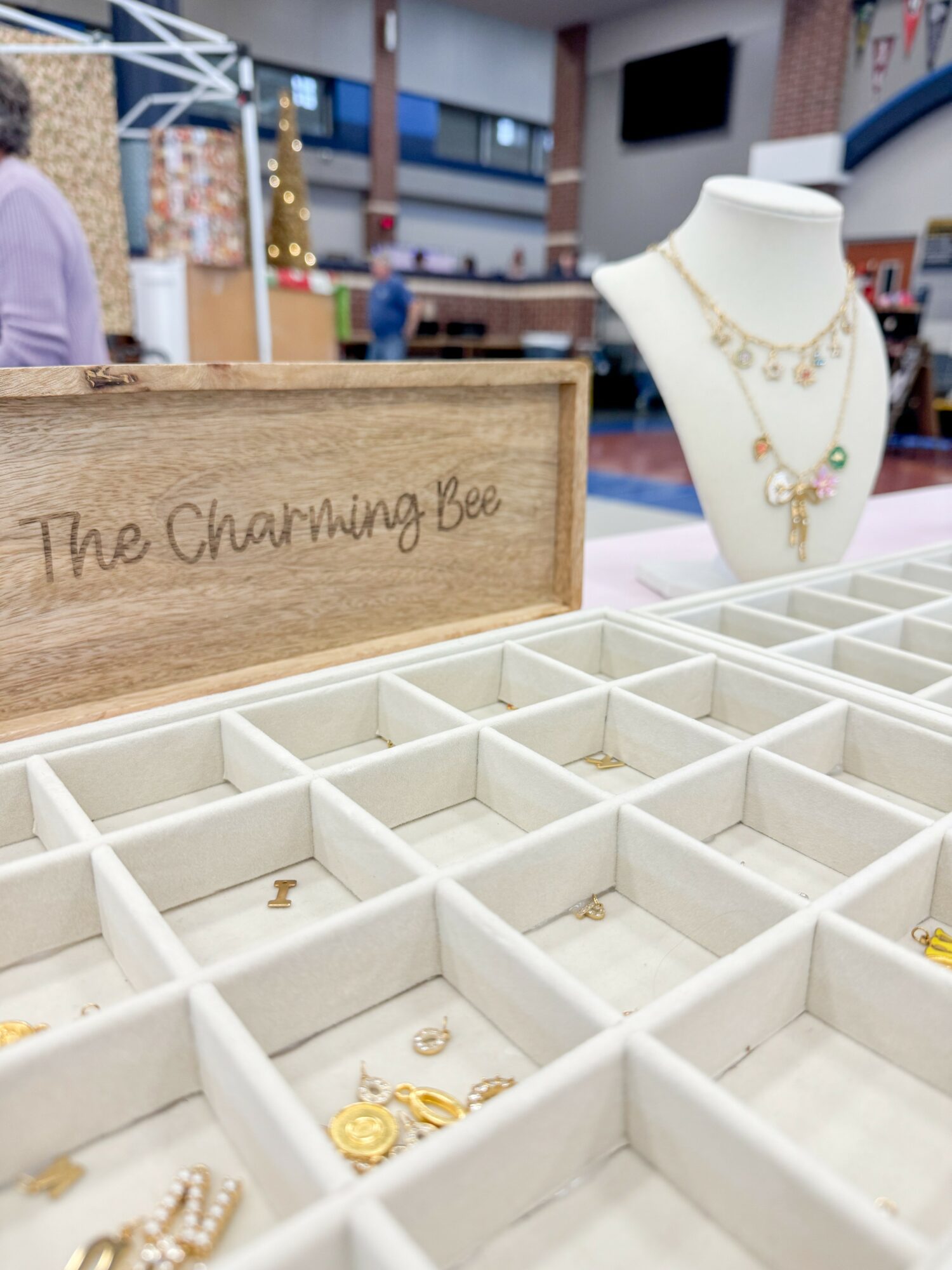 Community Highlights: Meet Amanda Sturgeon of The Charming Bee - Voyage ...